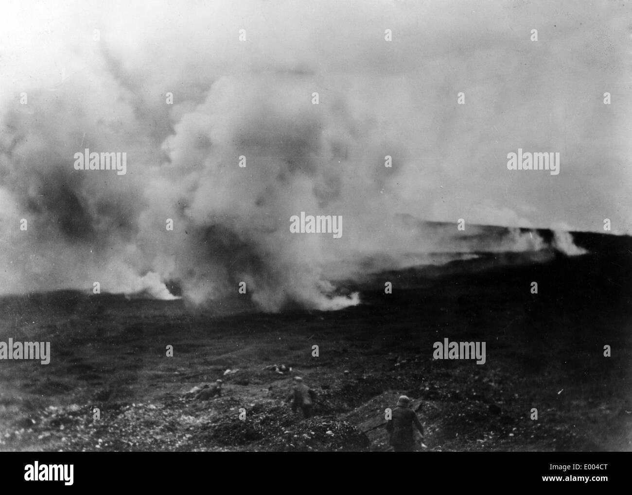 Gas attack at the front of Verdun in World War I Stock Photo - Alamy
