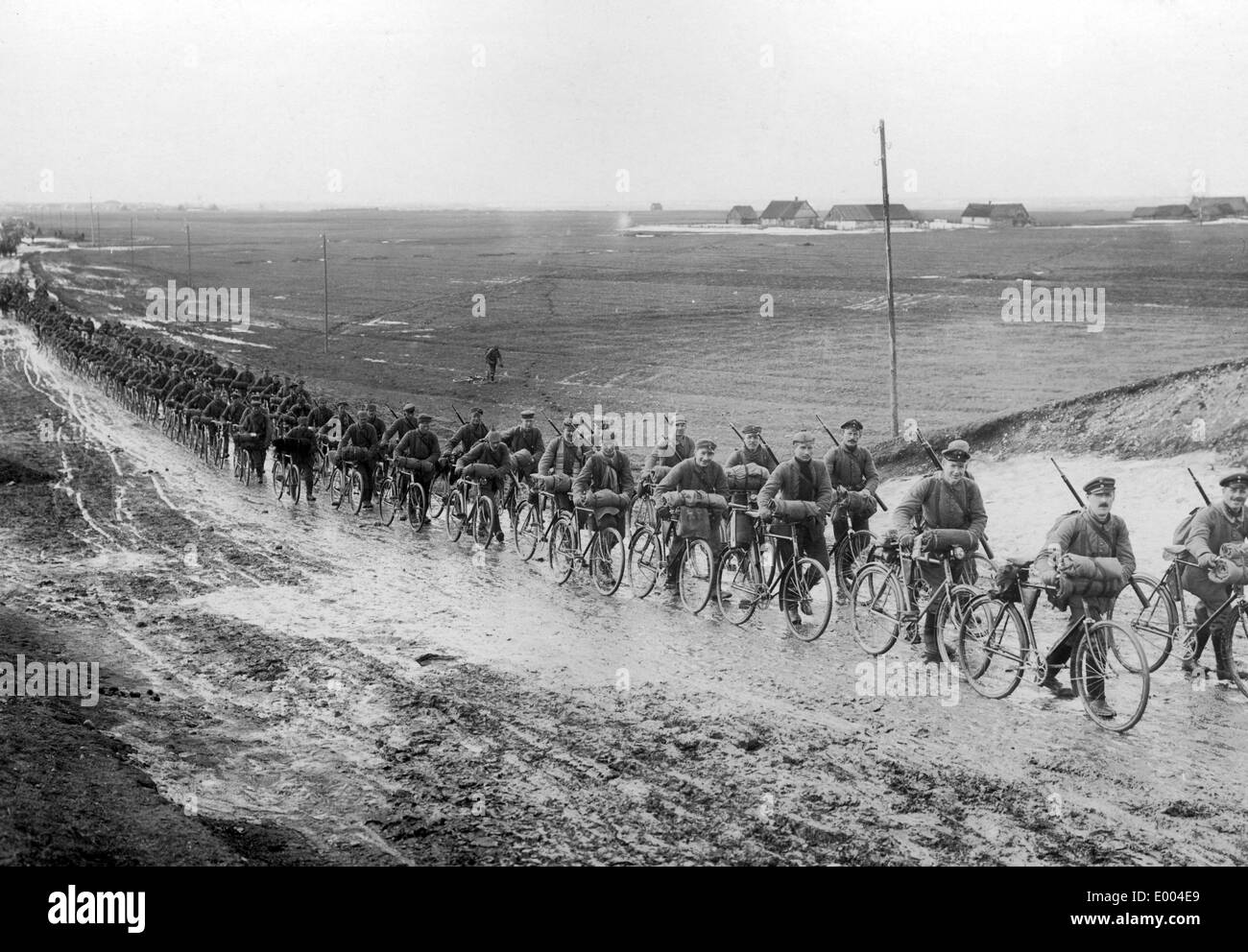 1915 bicycle hi-res stock photography and images - Alamy