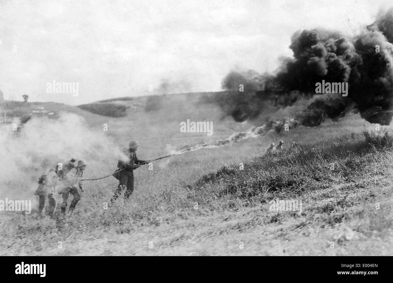 Flame thrower hi-res stock photography and images - Alamy