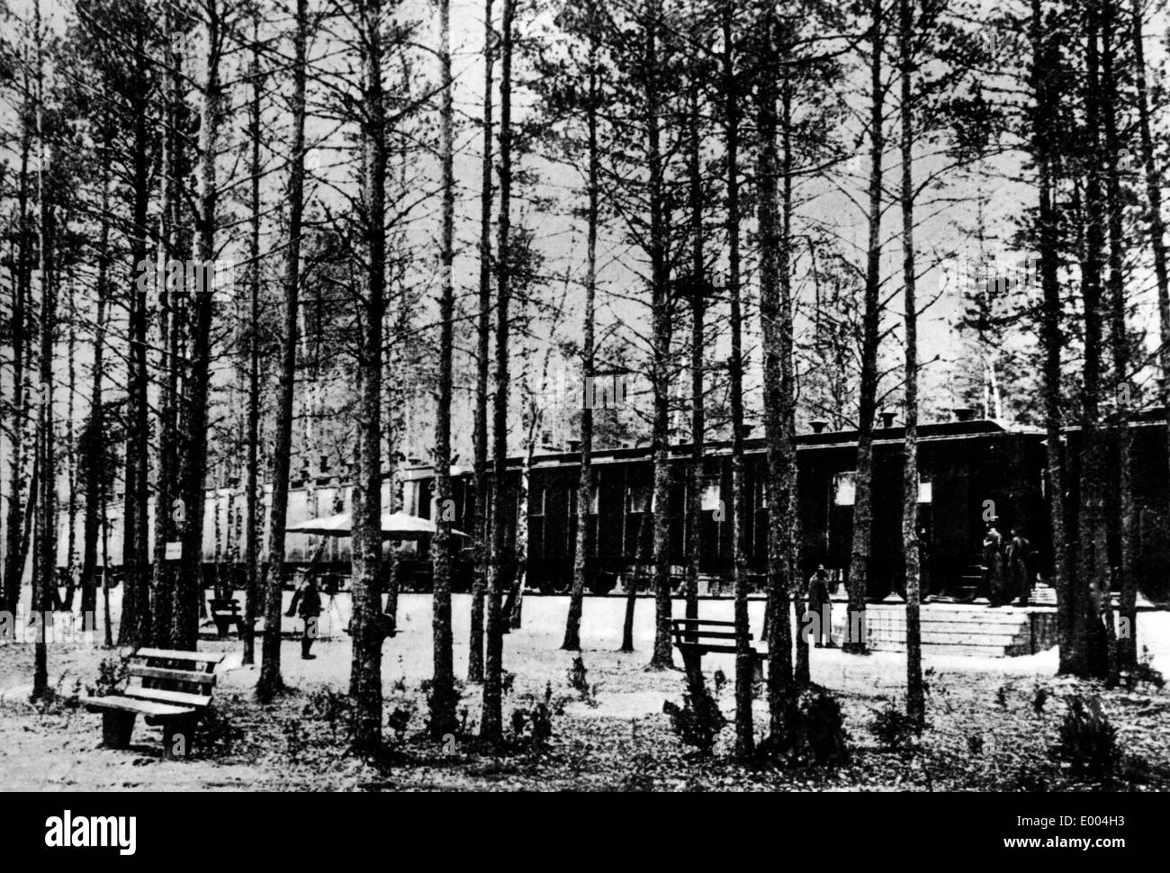 Army soldiers from headquarters Black and White Stock Photos & Images ...