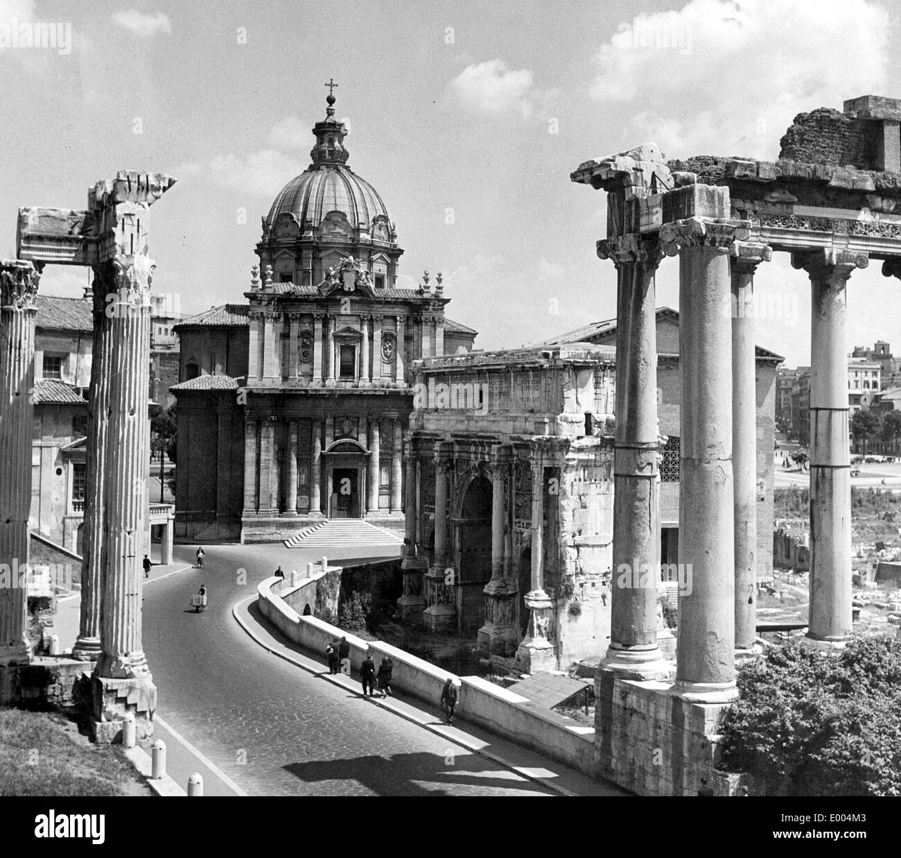 Set roman ruins hi-res stock photography and images - Alamy