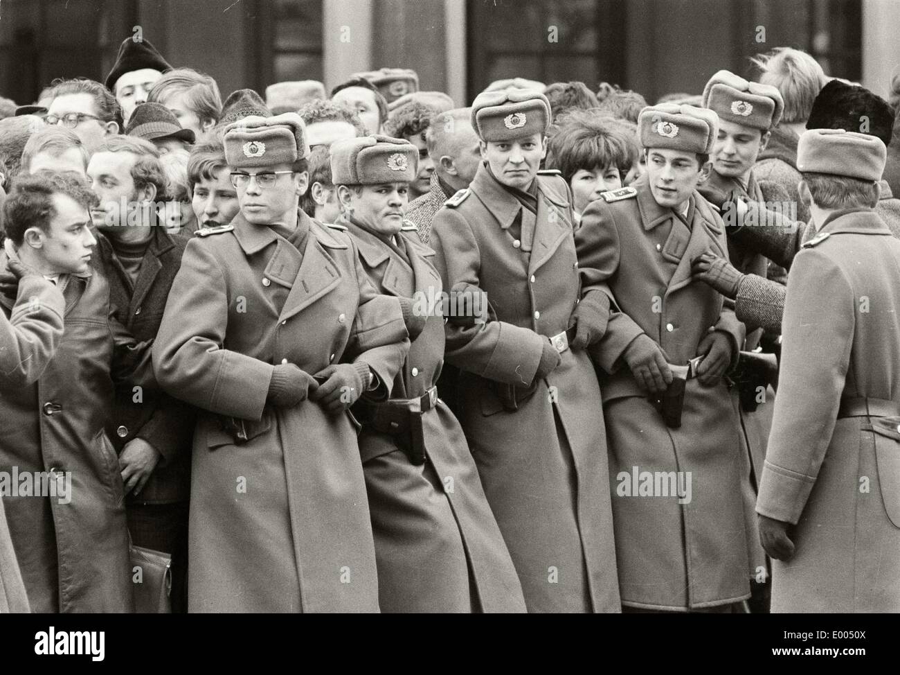 Spectators at the arrival of Willy Brandt in Erfurt, 1970 Stock Photo ... Spectators at the arrival of Willy Brandt in Erfurt, 1970 Stock Photo ...