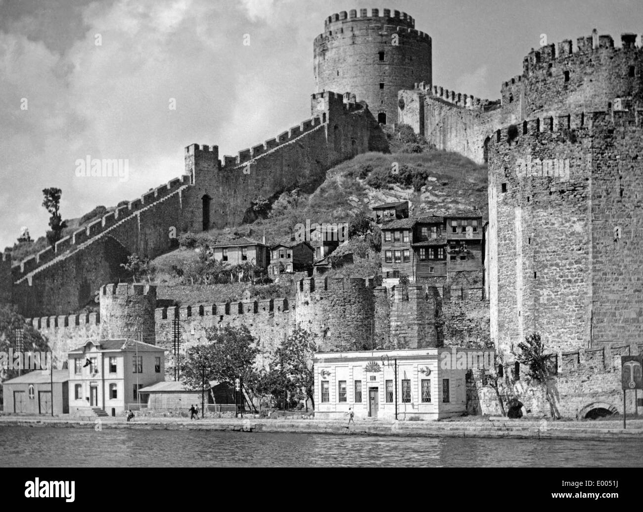 Sea and fortress Black and White Stock Photos & Images - Alamy