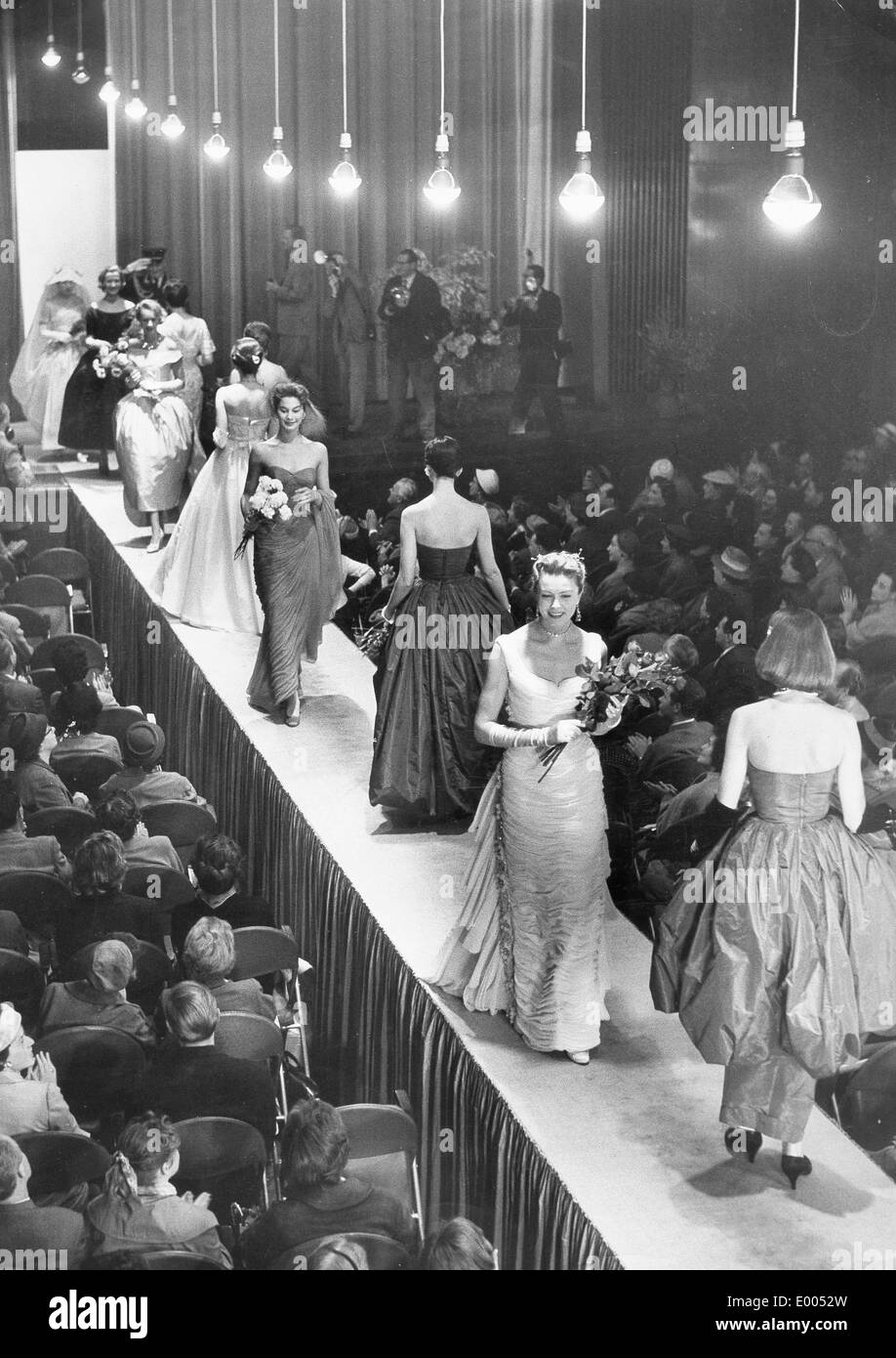 Fashion 1957 hi-res stock photography and images - Alamy