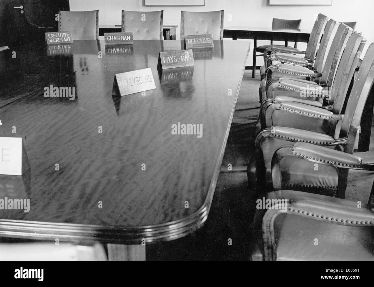 Work in control room Black and White Stock Photos & Images - Alamy