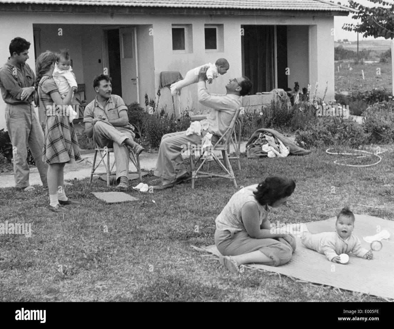 Residents in an Israeli kibbutz Stock Photo - Alamy