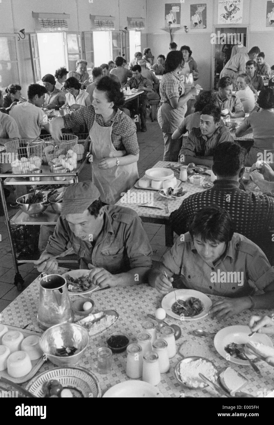 Lunch israeli kibbutz hi-res stock photography and images - Alamy
