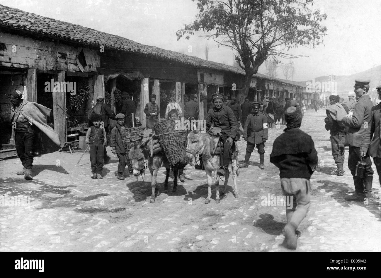 Front main street in Black and White Stock Photos & Images - Alamy