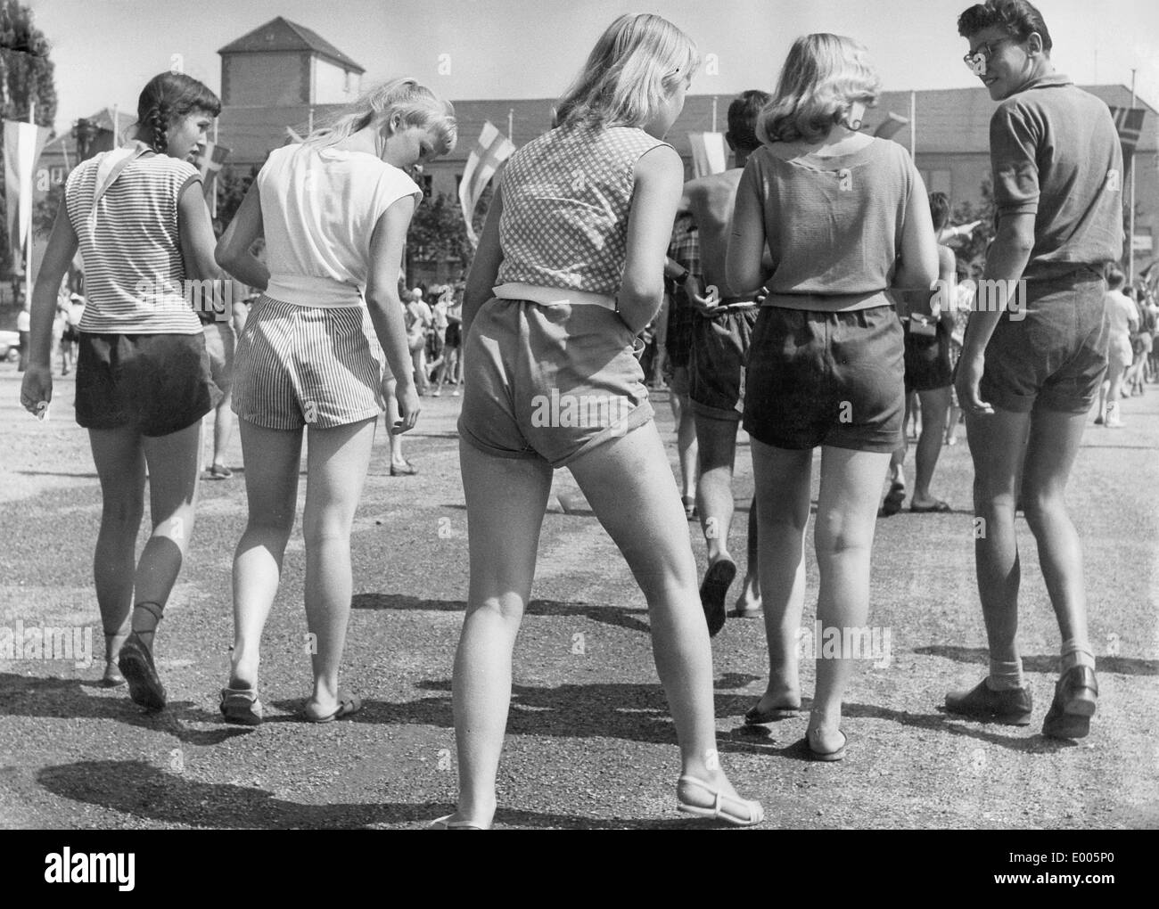 Teenagers in shorts, c. 1955 Stock Photo - Alamy