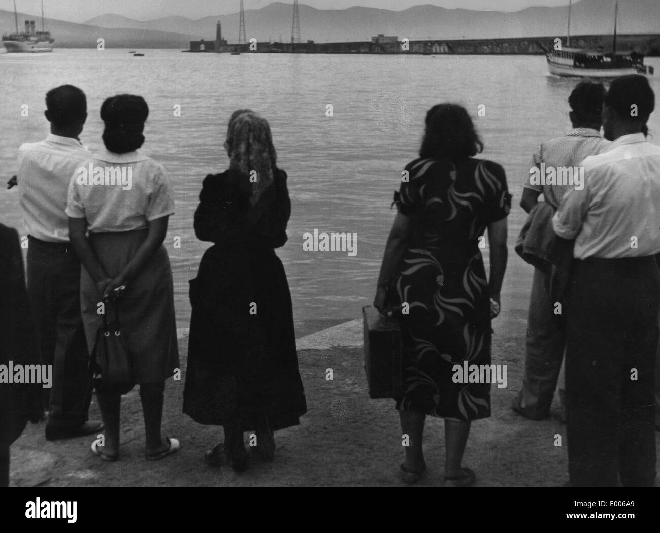 Italian emigrants ship hi-res stock photography and images - Alamy