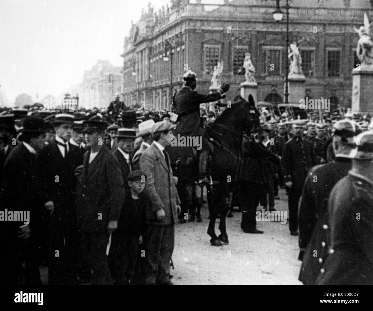 Mobilization of troops hi-res stock photography and images - Alamy