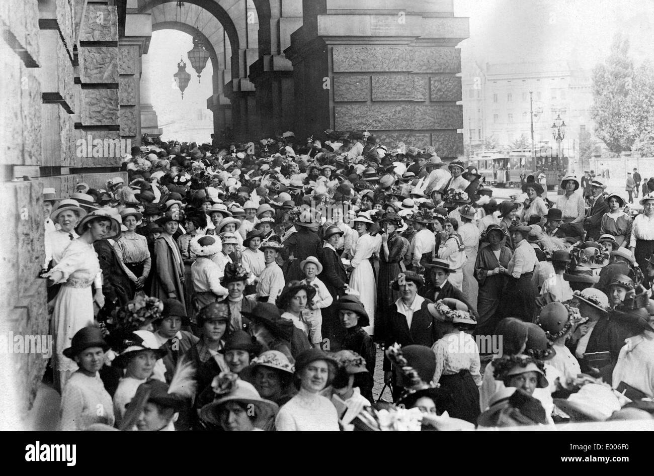 Volunteers help Black and White Stock Photos & Images - Alamy