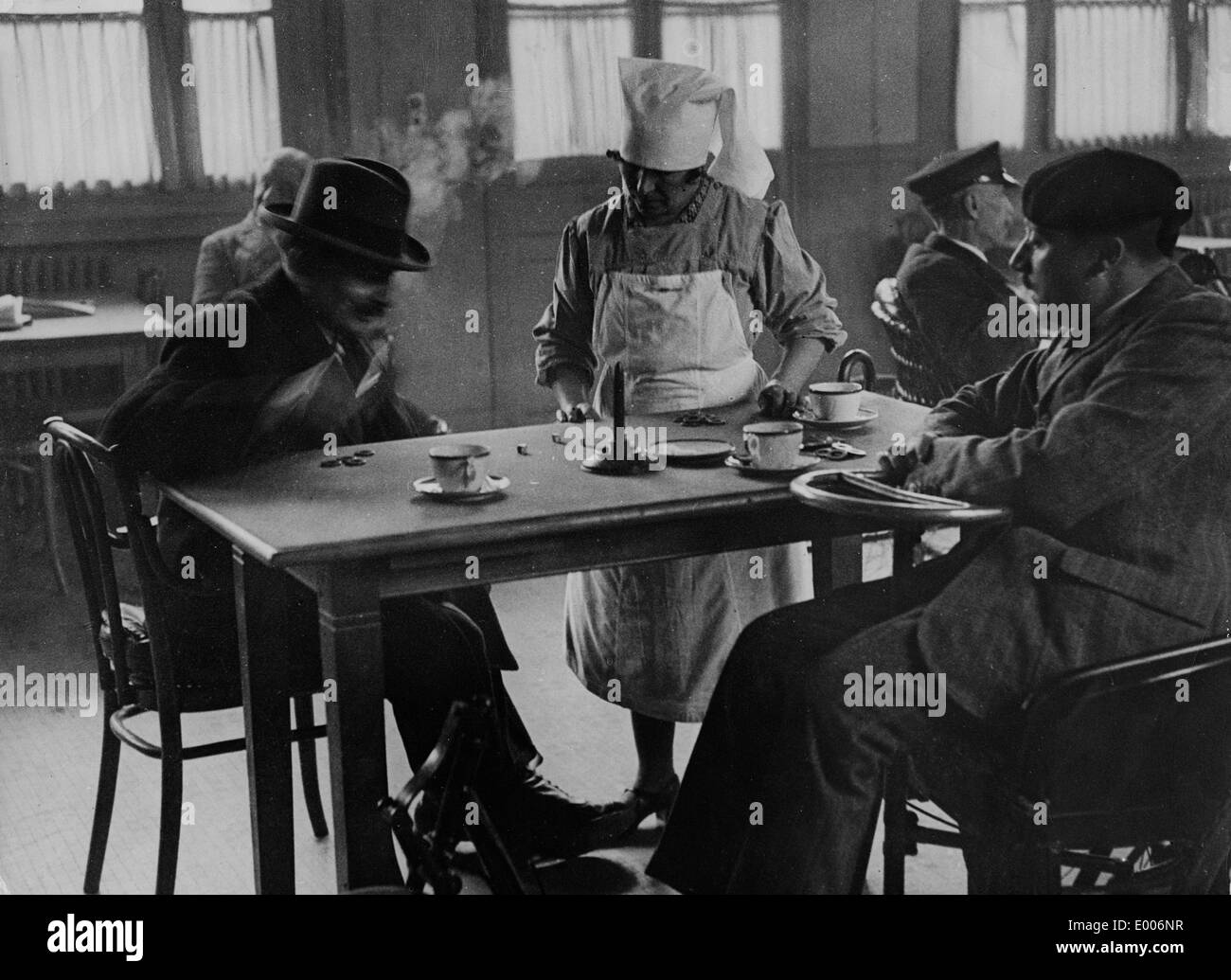 Men playing dice hi-res stock photography and images - Alamy