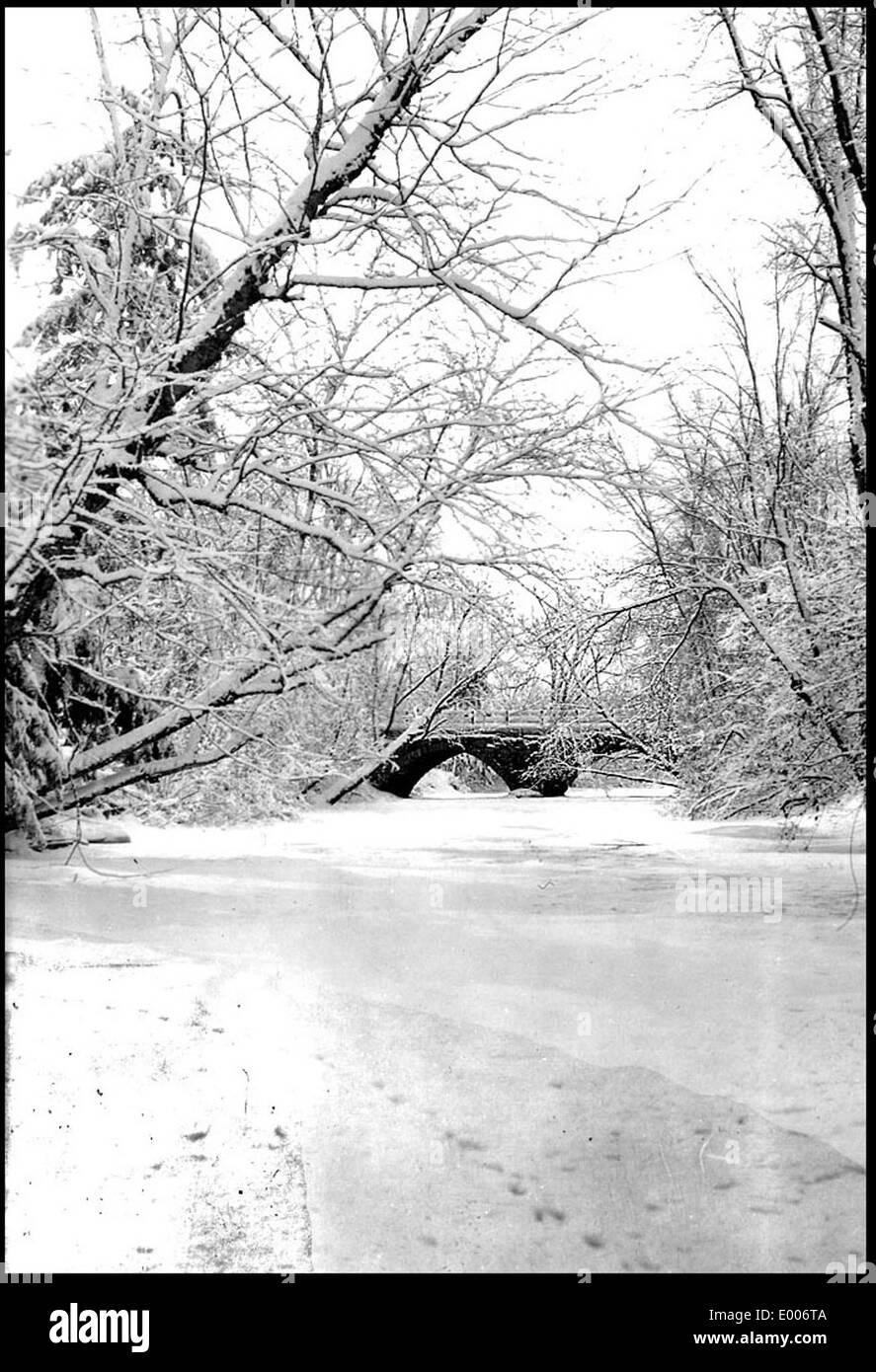New stone bridge Black and White Stock Photos & Images - Alamy