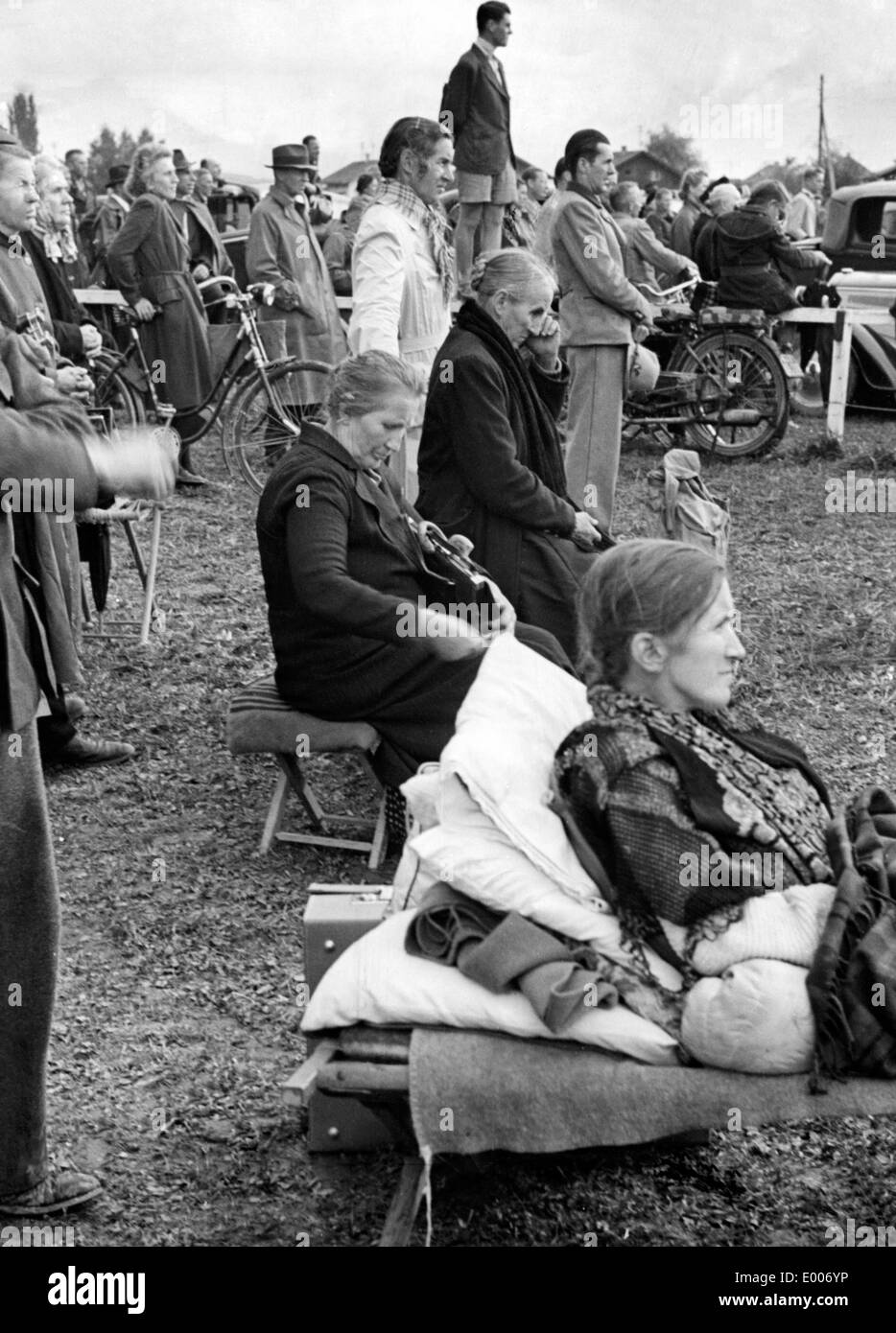 Farm sit in Black and White Stock Photos & Images - Alamy