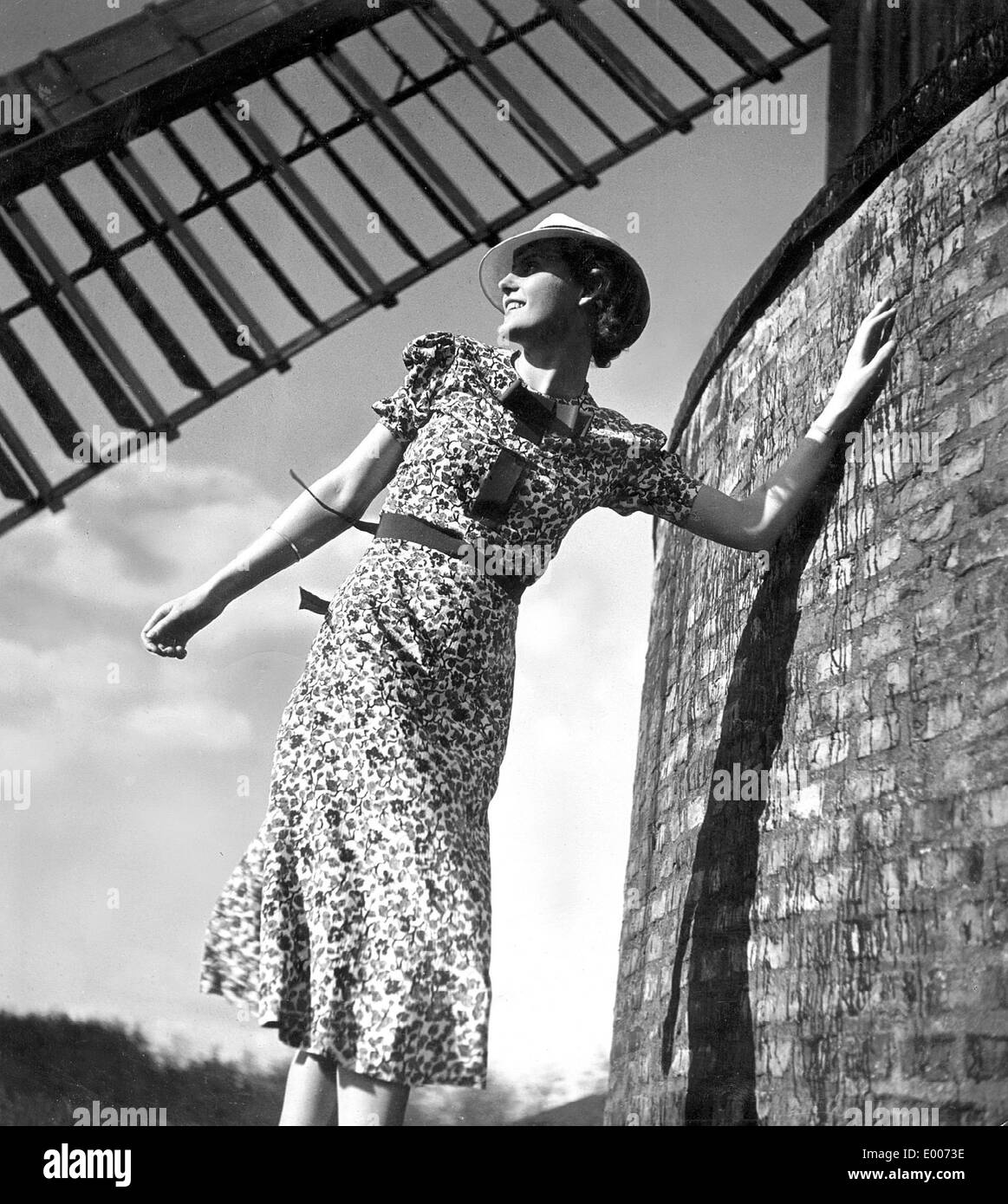 Women's fashion, 1937 Stock Photo - Alamy