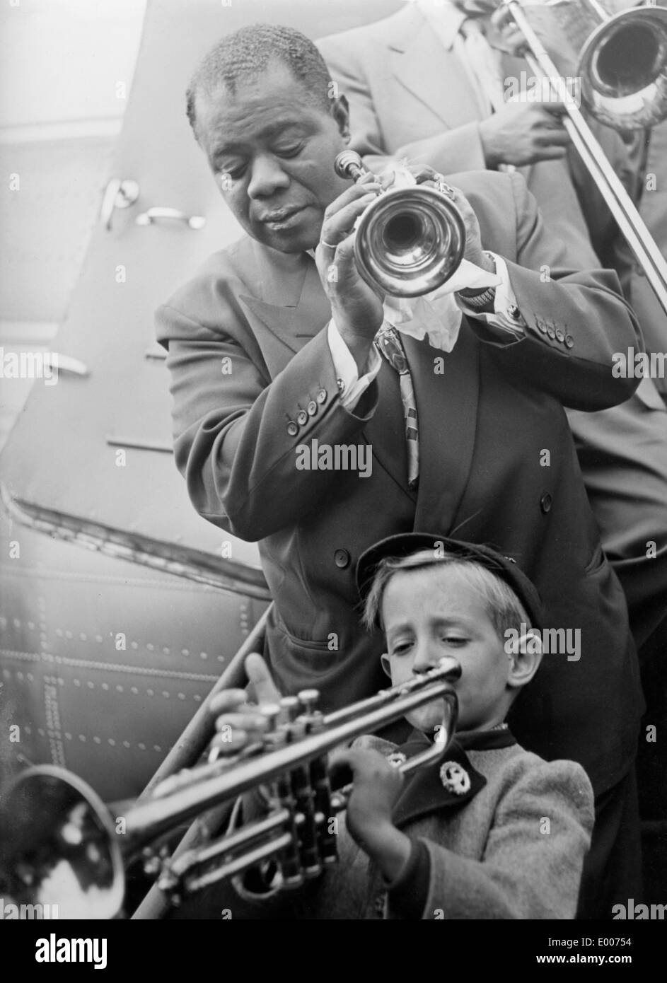 Louis armstrong trumpet Black and White Stock Photos & Images - Alamy