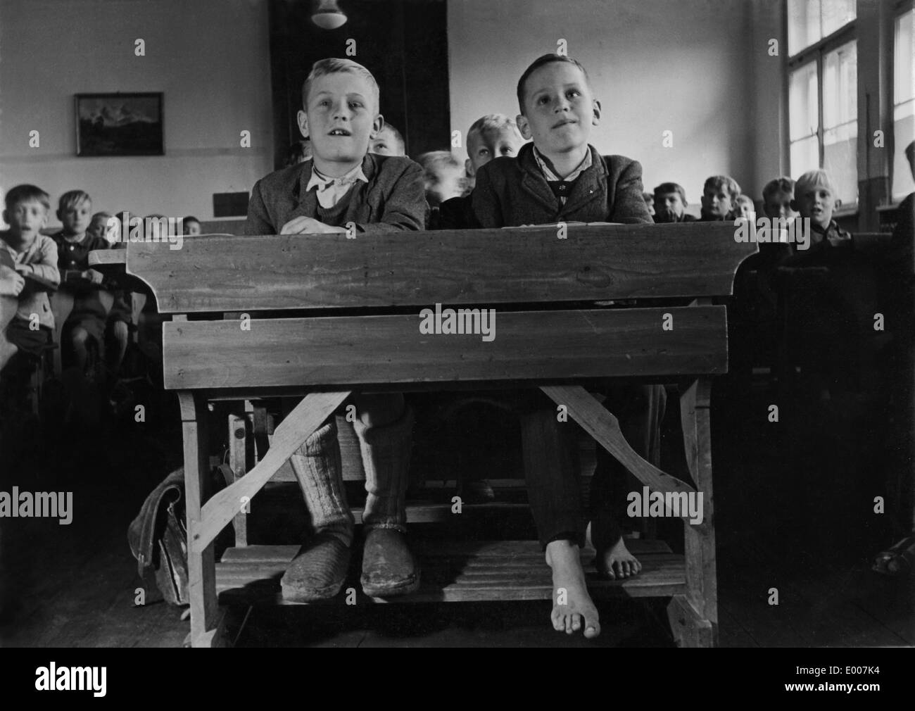 Children elementary school students Black and White Stock Photos ...