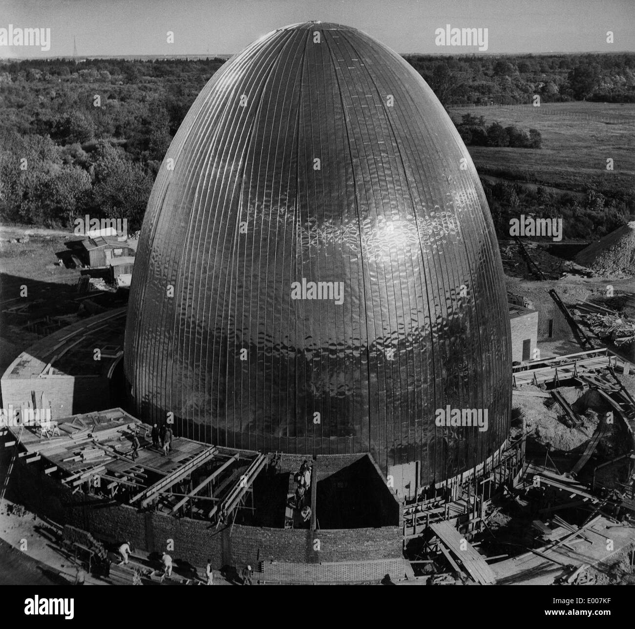 Research reactor Black and White Stock Photos & Images - Alamy