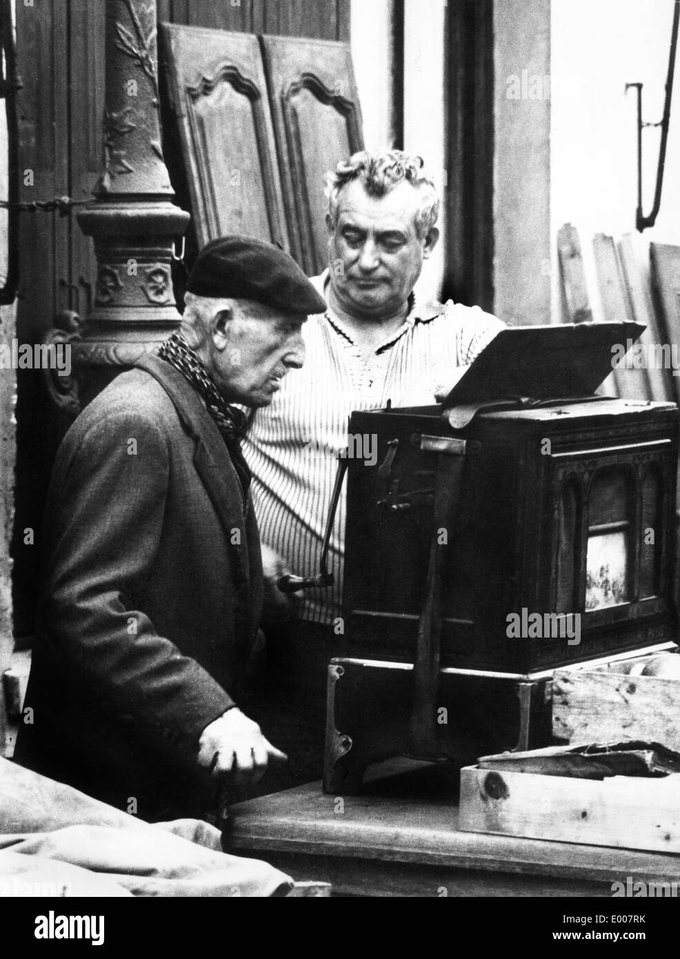 A flea market in Paris, 1959 Stock Photo - Alamy