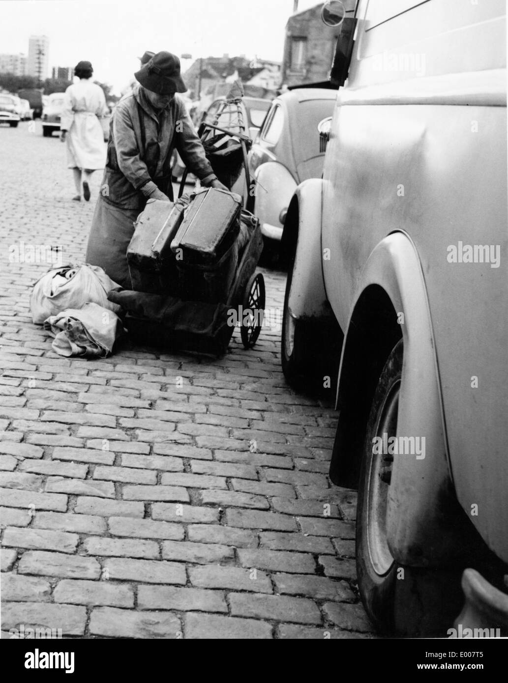 Flea market in Paris, 1959 Stock Photo - Alamy