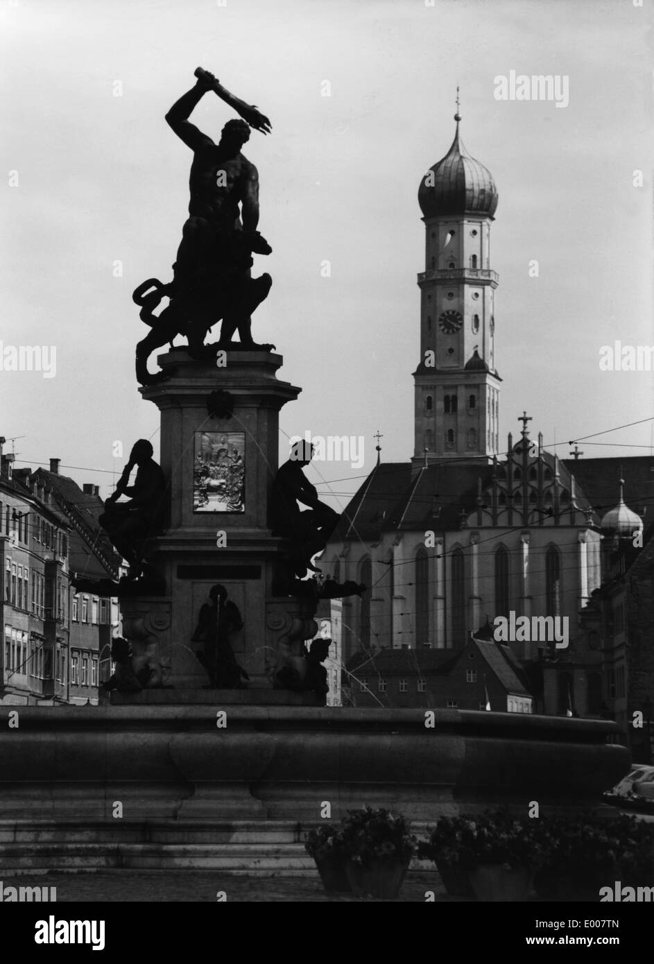 Fountain in background Black and White Stock Photos & Images - Alamy