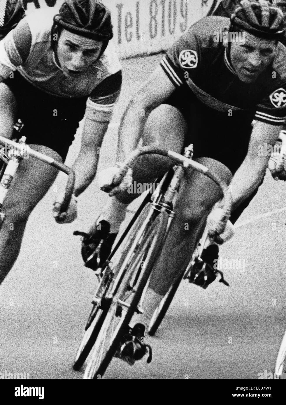 Racing cycles hi-res stock photography and images - Alamy