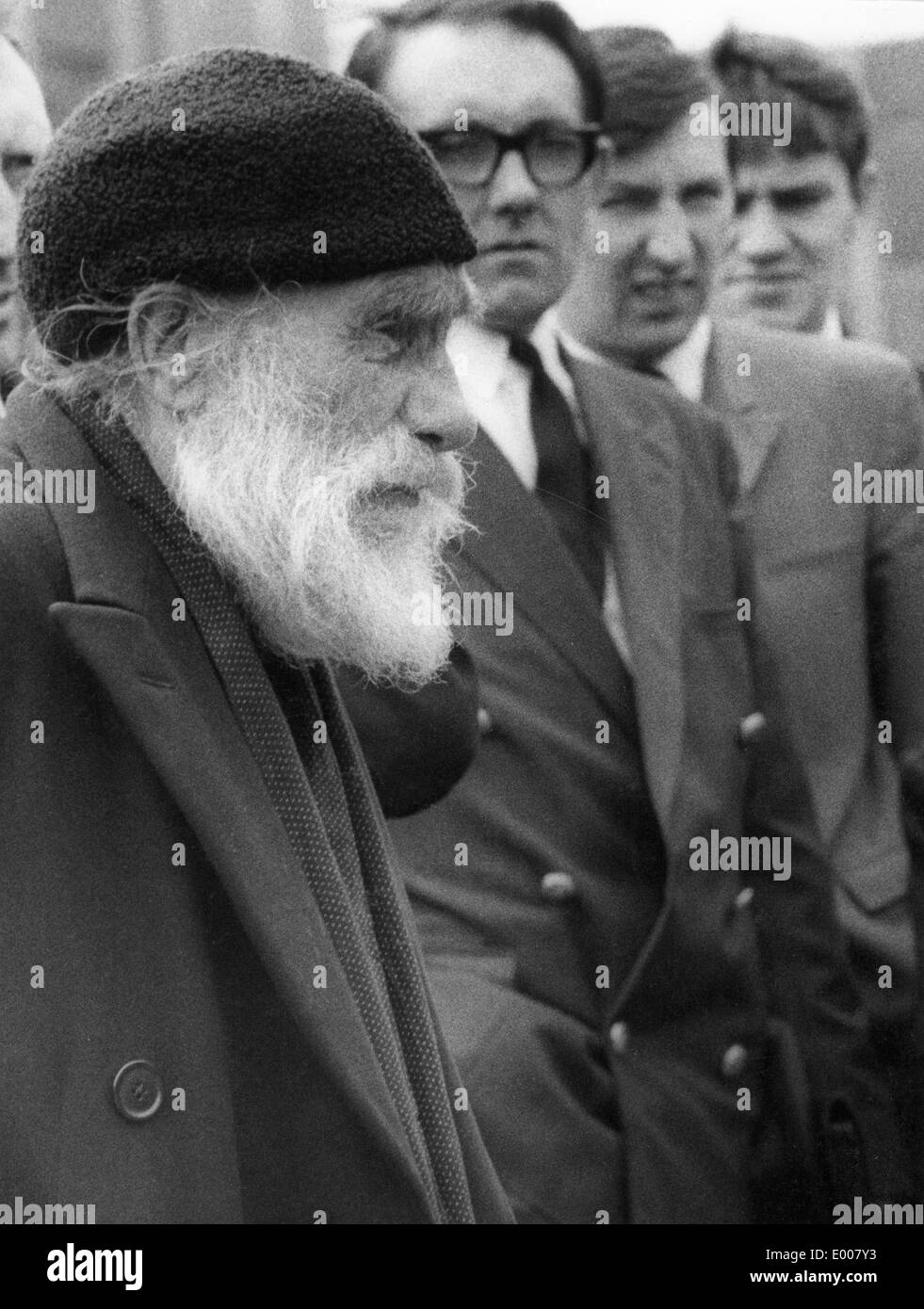 An old man in London Stock Photo - Alamy