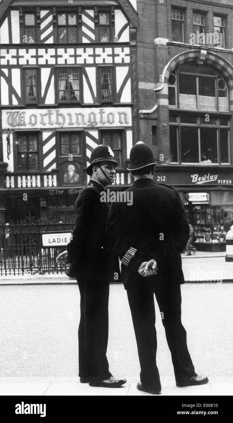 Bobbies london Black and White Stock Photos & Images - Alamy