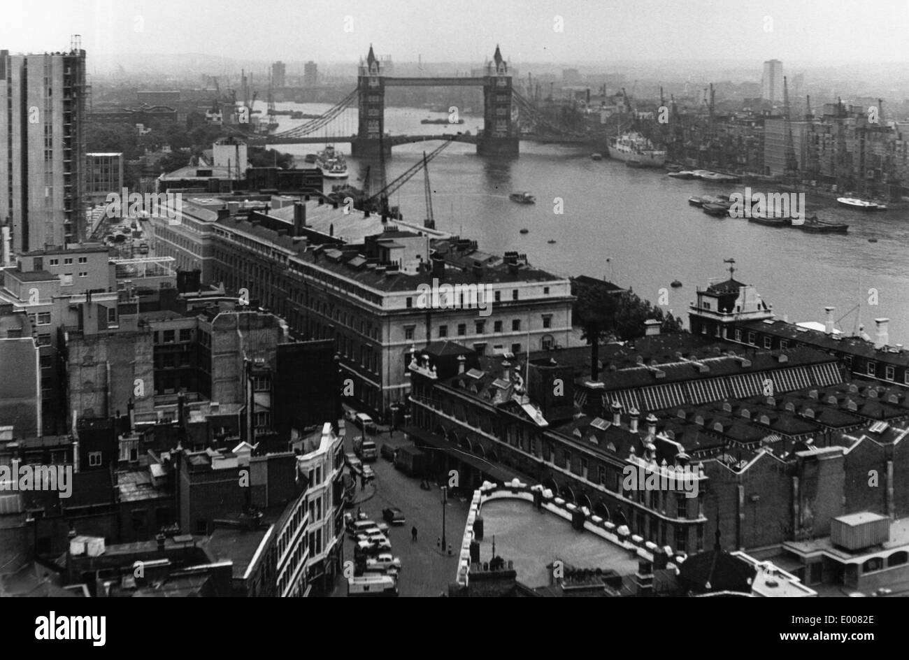 Shell centre tower Black and White Stock Photos & Images - Alamy