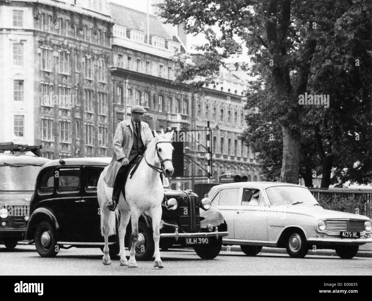 London street scene busy hi-res stock photography and images - Alamy