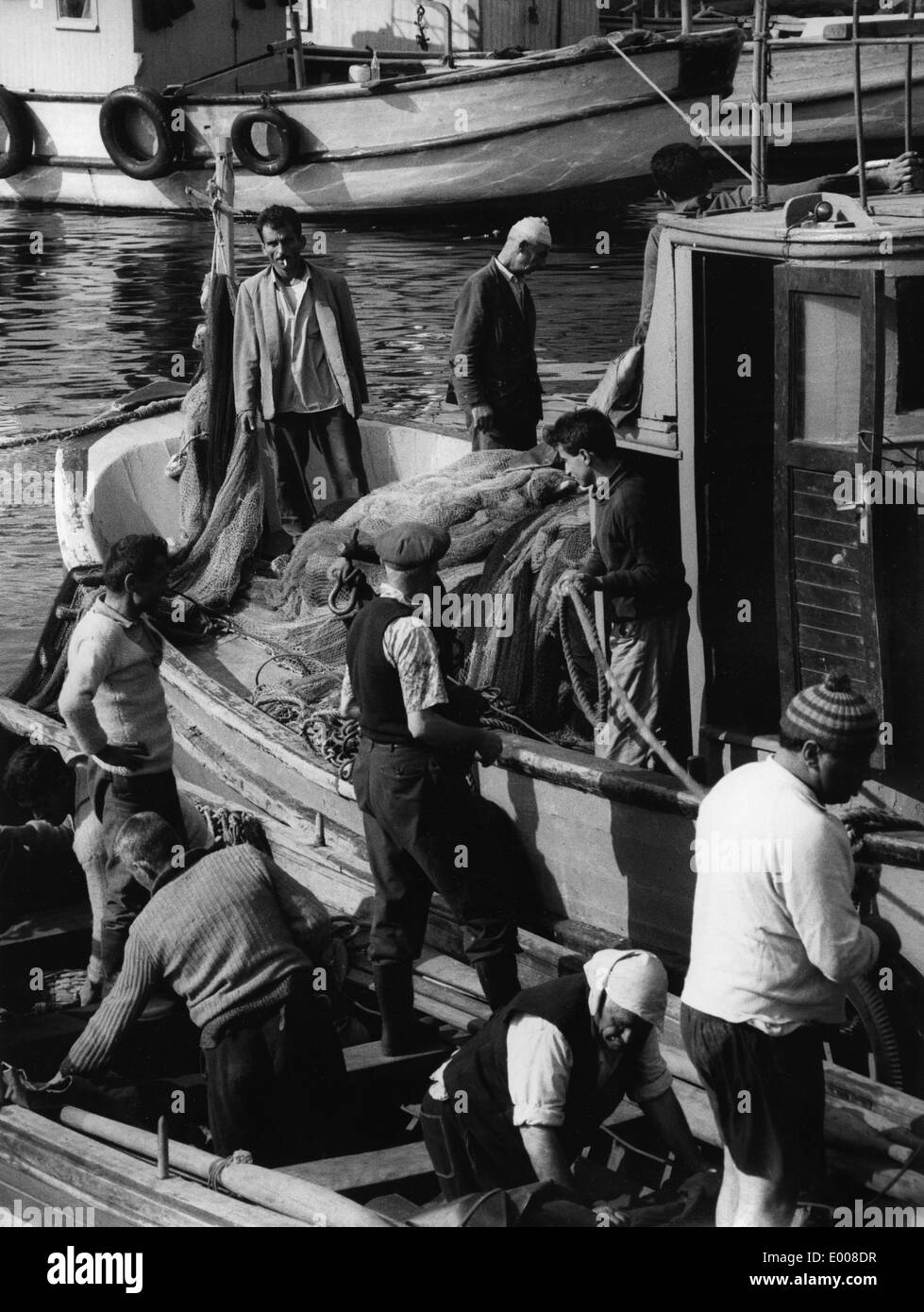 Port workers in Istanbul, 1965 Stock Photo - Alamy