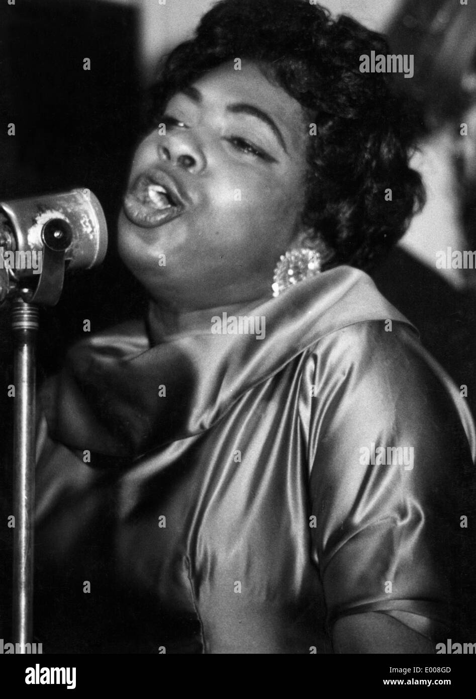 Jazz Club Singer High Resolution Stock Photography and Images - Alamy