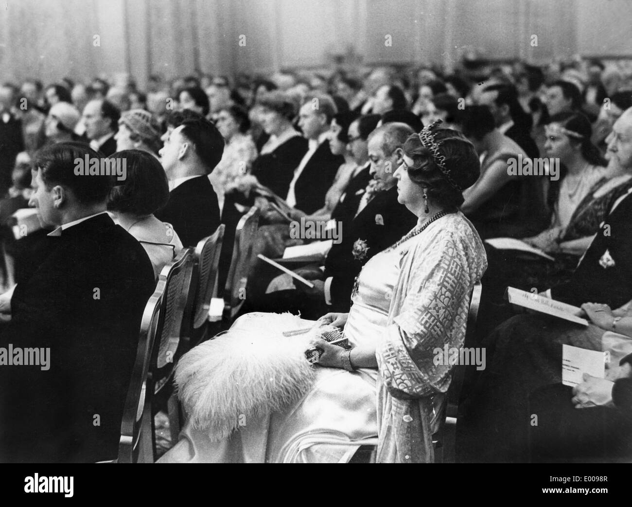 Theater audience in the 1920s Stock Photo - Alamy