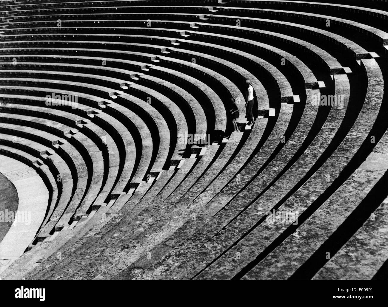 Roman theater in Orange, 1957 Stock Photo - Alamy