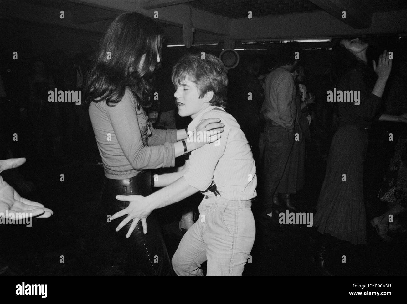 Dancers in a night club hi-res stock photography and images - Alamy