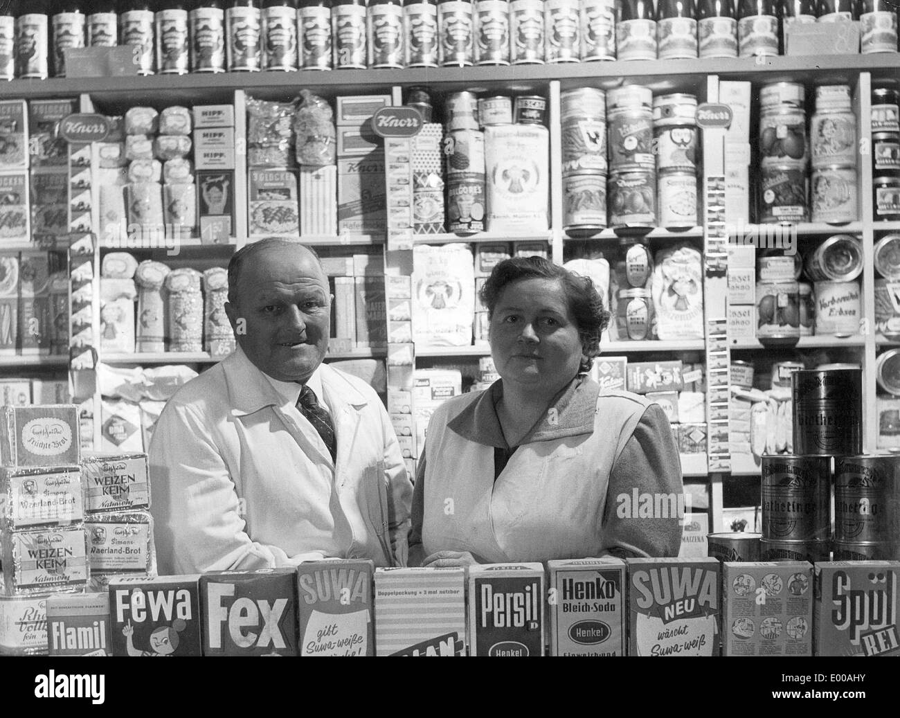 Mom and pop shop, 1956 Stock Photo - Alamy