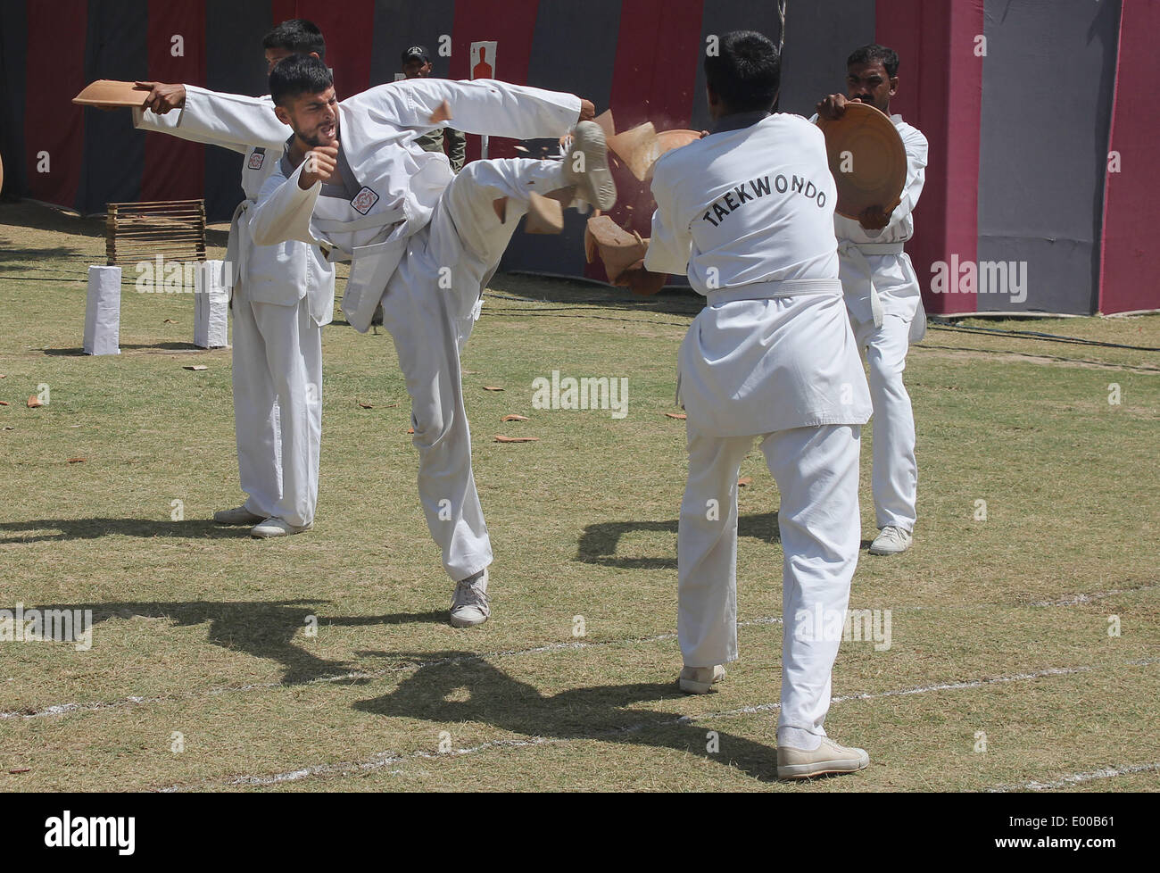 Lahore, Pakistan. 28th Apr, 2014. Pakistani (Punjab) Police commandos ...