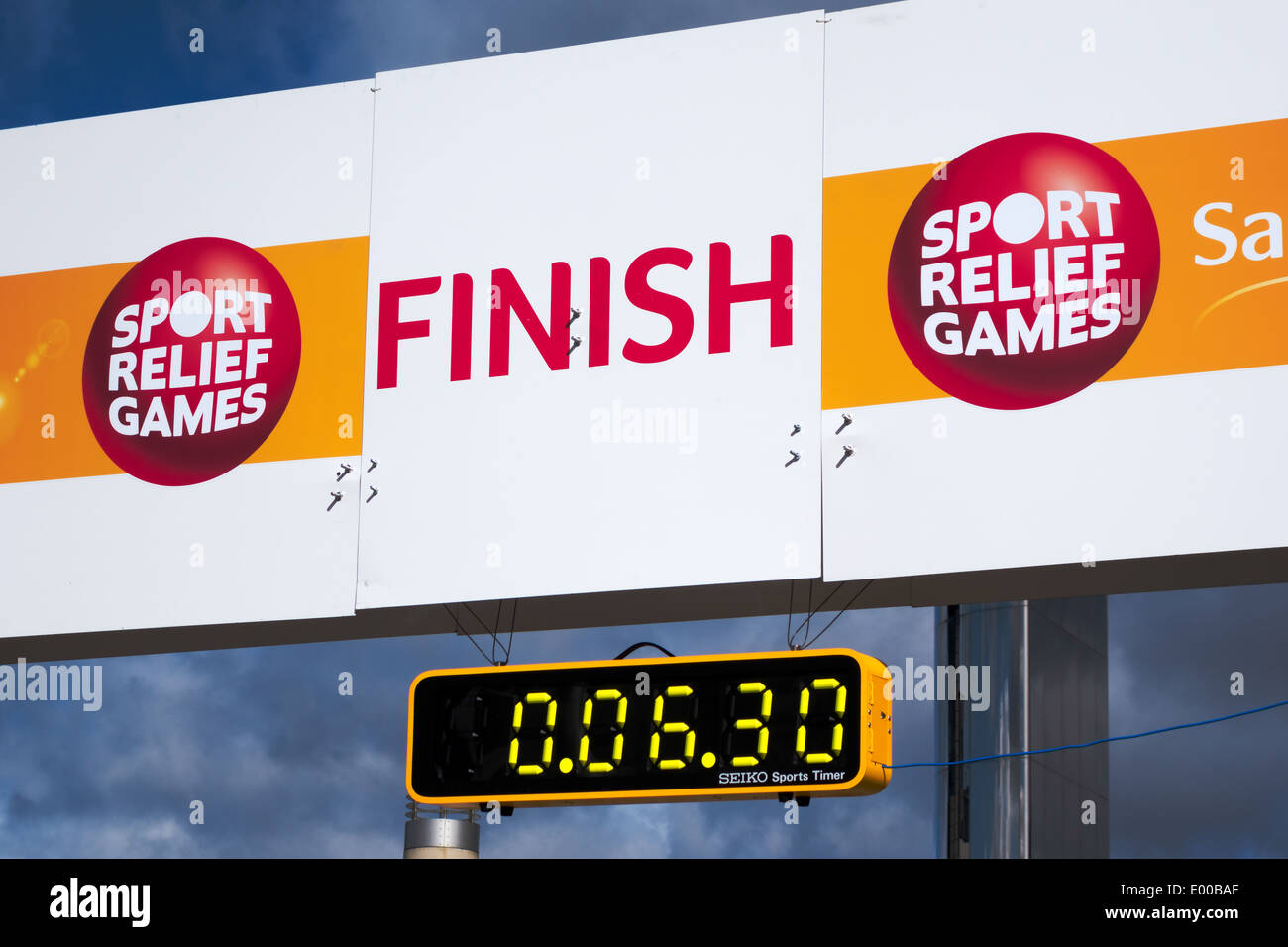 Finish line clock hi-res stock photography and images - Alamy