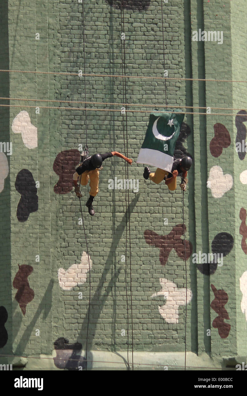 Lahore, Pakistan. 28th Apr, 2014. Pakistani (Punjab) Police commandos ...
