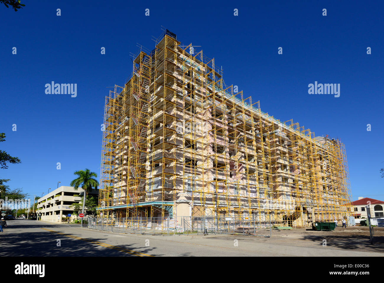 Complete renovation with scaffolding of a tall building Bradenton ...