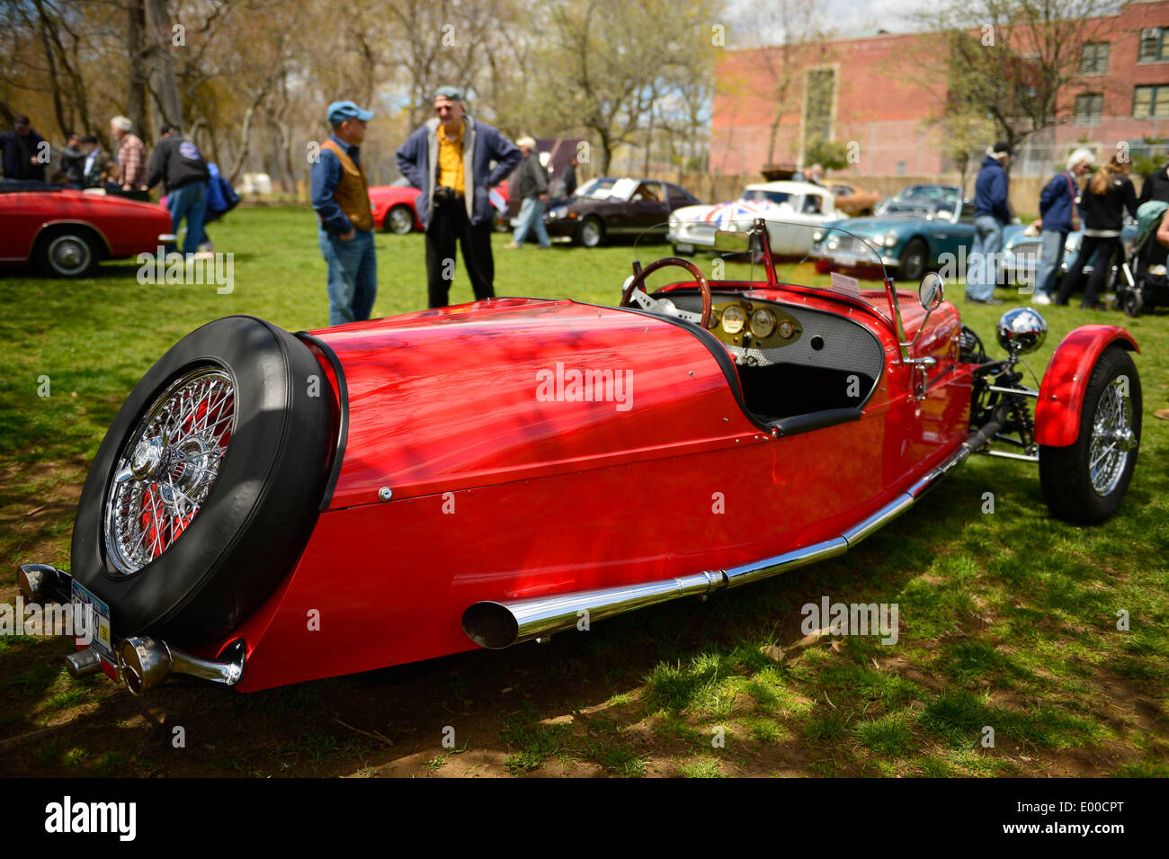 Floral Park, New York, USA. 27th Apr, 2014. STEVE KAPLAN (in brown vest ...