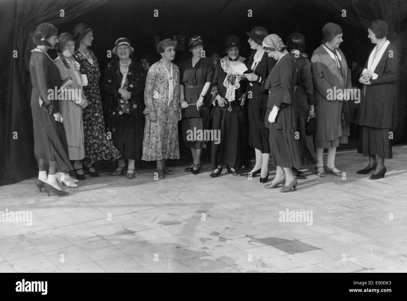 Women's fashion 1935 hi-res stock photography and images - Alamy