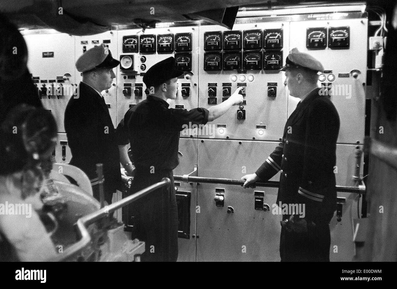 The destroyer z1 Black and White Stock Photos & Images - Alamy