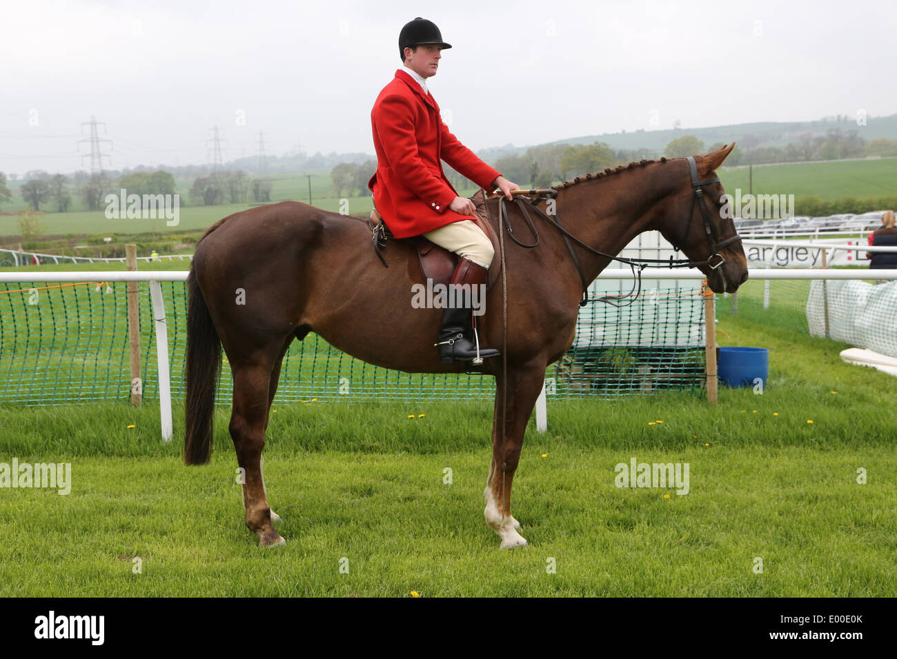 Fox hunter on horse hi-res stock photography and images - Alamy