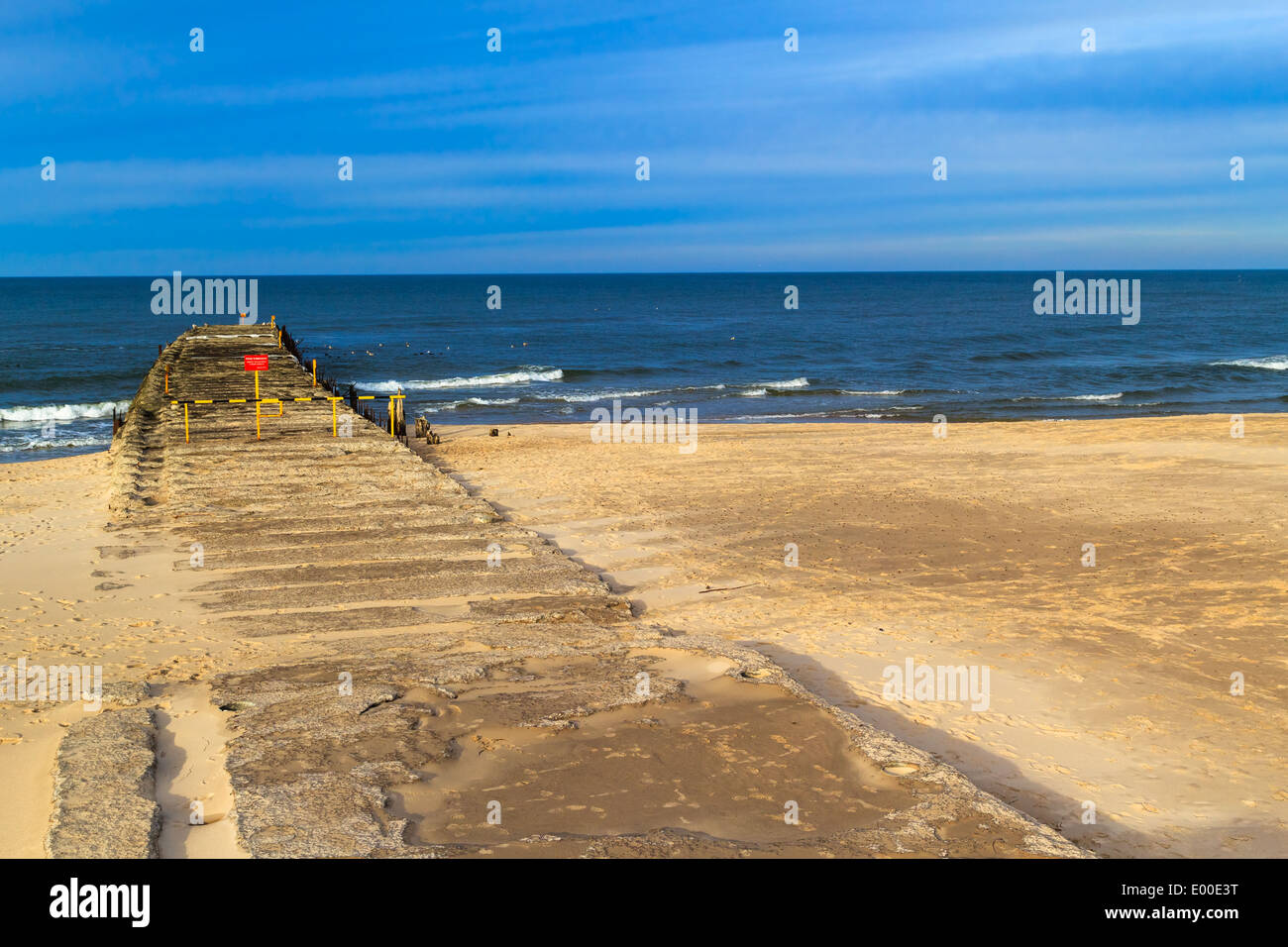 Pier jetty on background sea hi-res stock photography and images - Alamy
