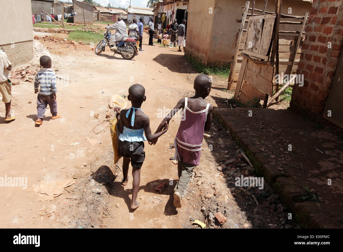 Children in the Kosovo slum area of Kampala city in Uganda Stock Photo ...
