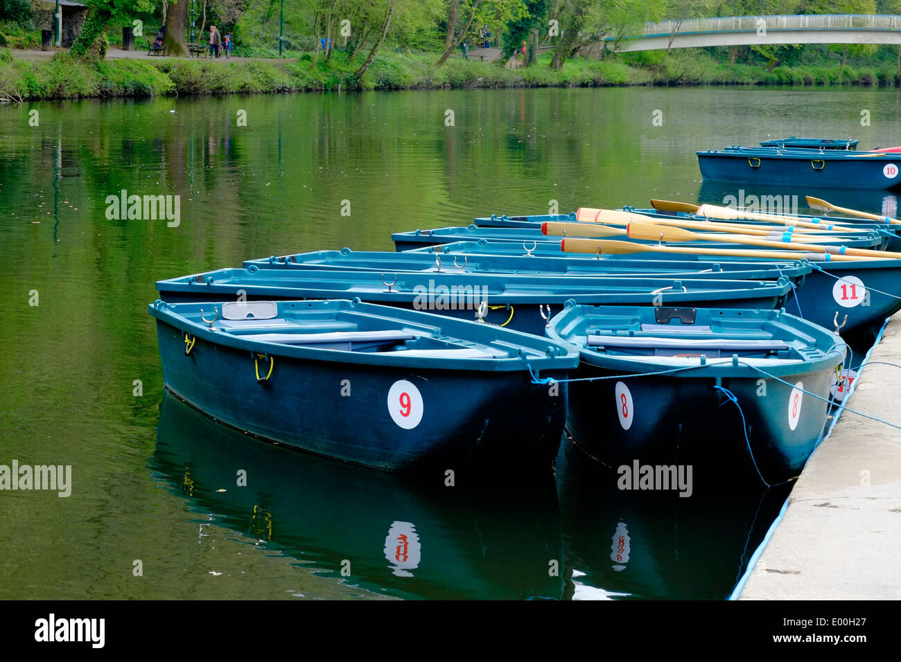 Empty boats hi-res stock photography and images - Alamy