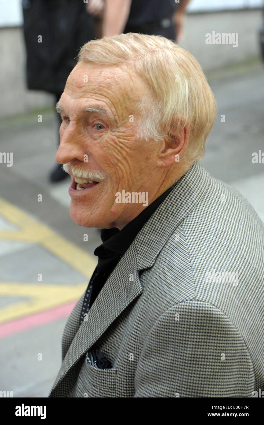 London, UK, 28 April 2014 Bruce Forsyth at ITV studios London Credit ...