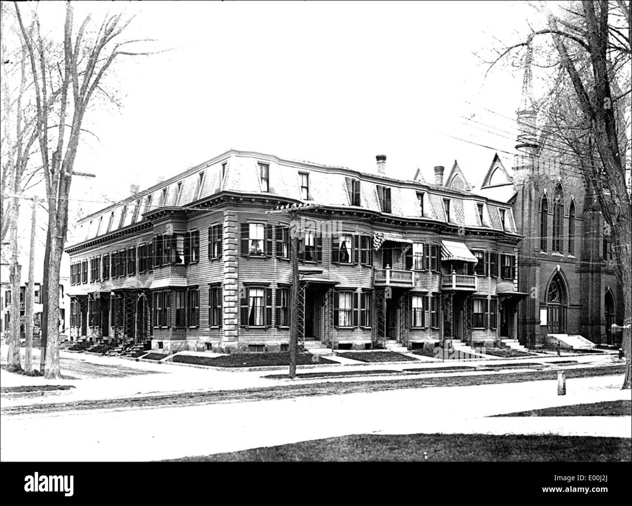 Row houses england Black and White Stock Photos & Images - Alamy